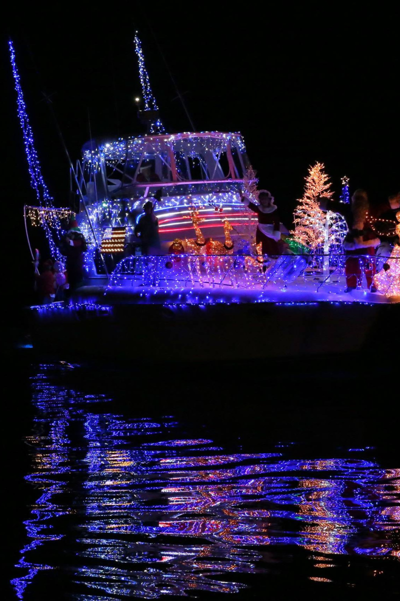 A Holiday Tradition: Panama City Boat Parade Of Lights — Destination ...
